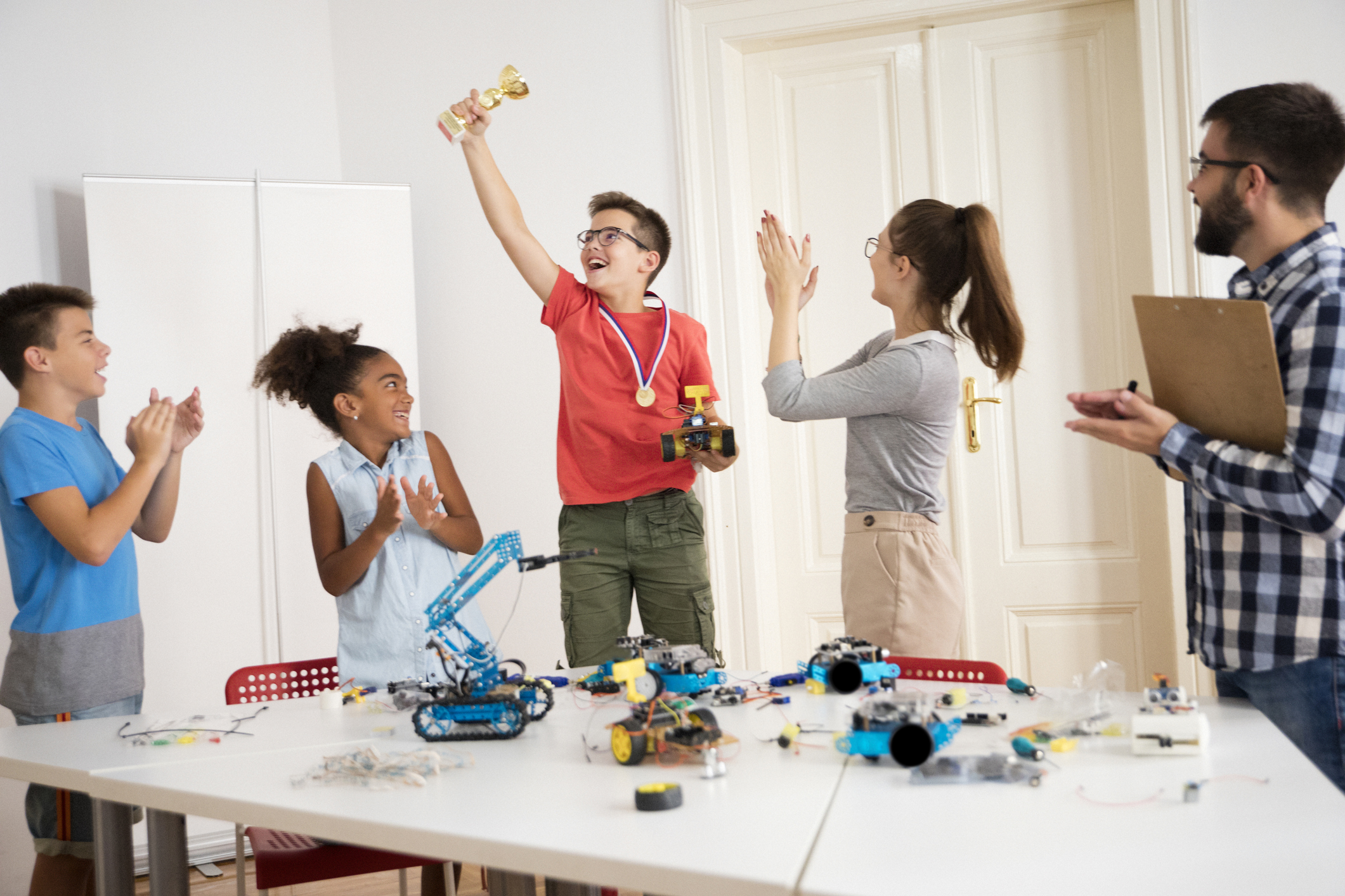 6 Benefits of Robotics Competitions | VARconnection